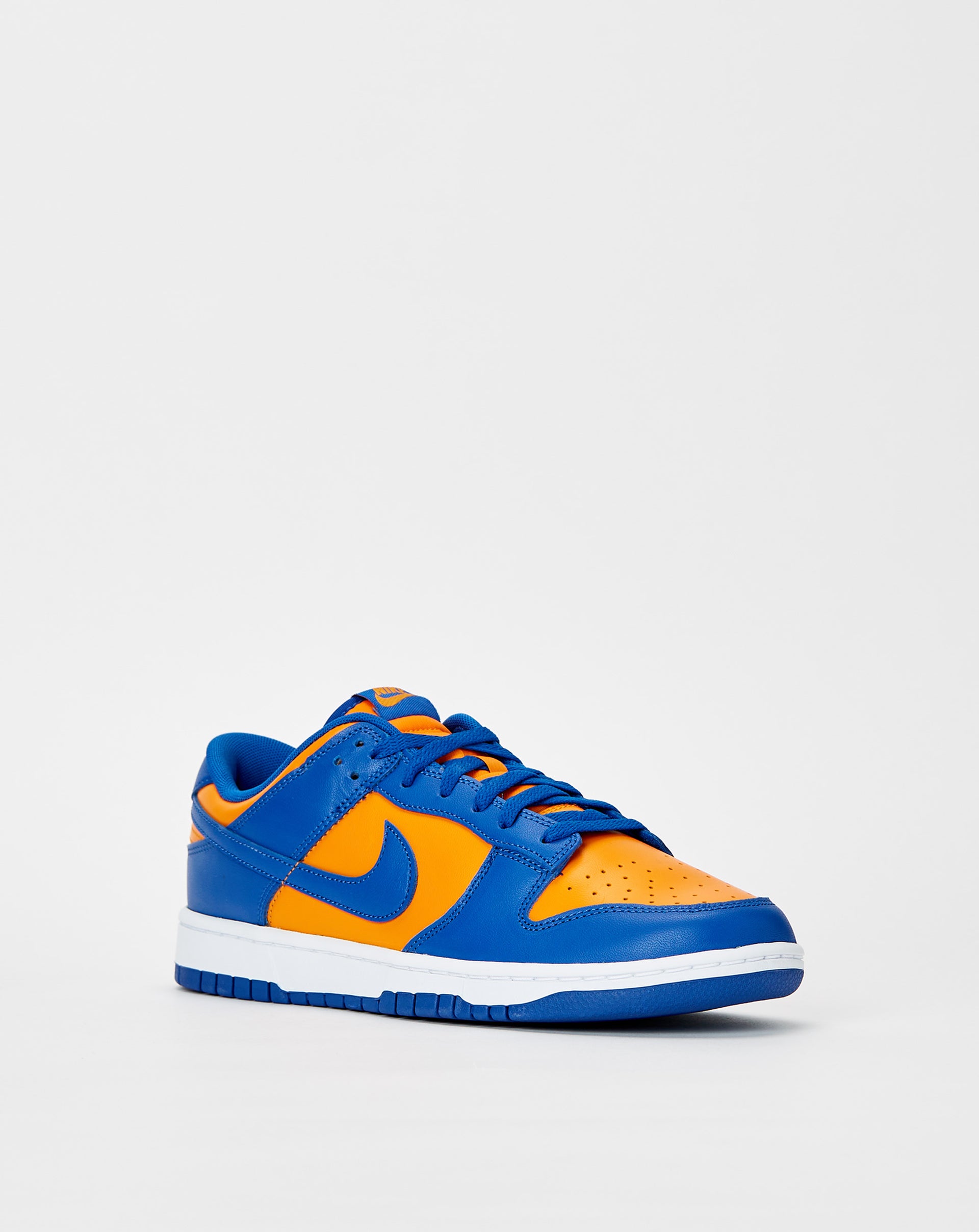 Nike — Innovation and Style for Athletes and Streetwear – Xhibition