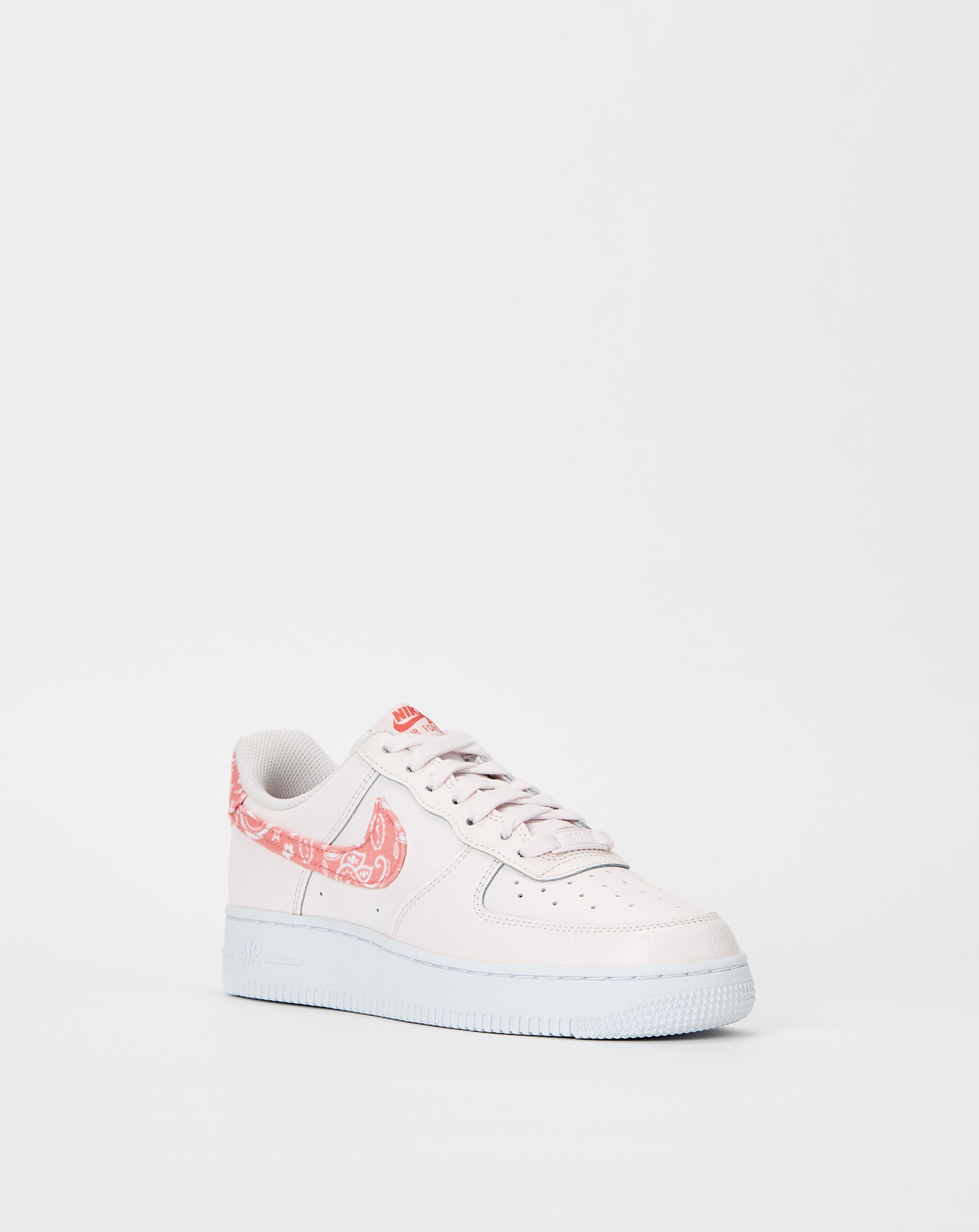 Nike — Innovation and Style for Athletes and Streetwear – Xhibition