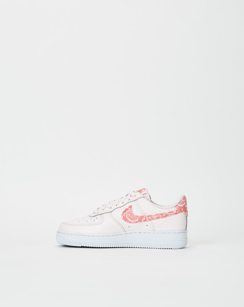 Nike — Innovation and Style for Athletes and Streetwear – Xhibition