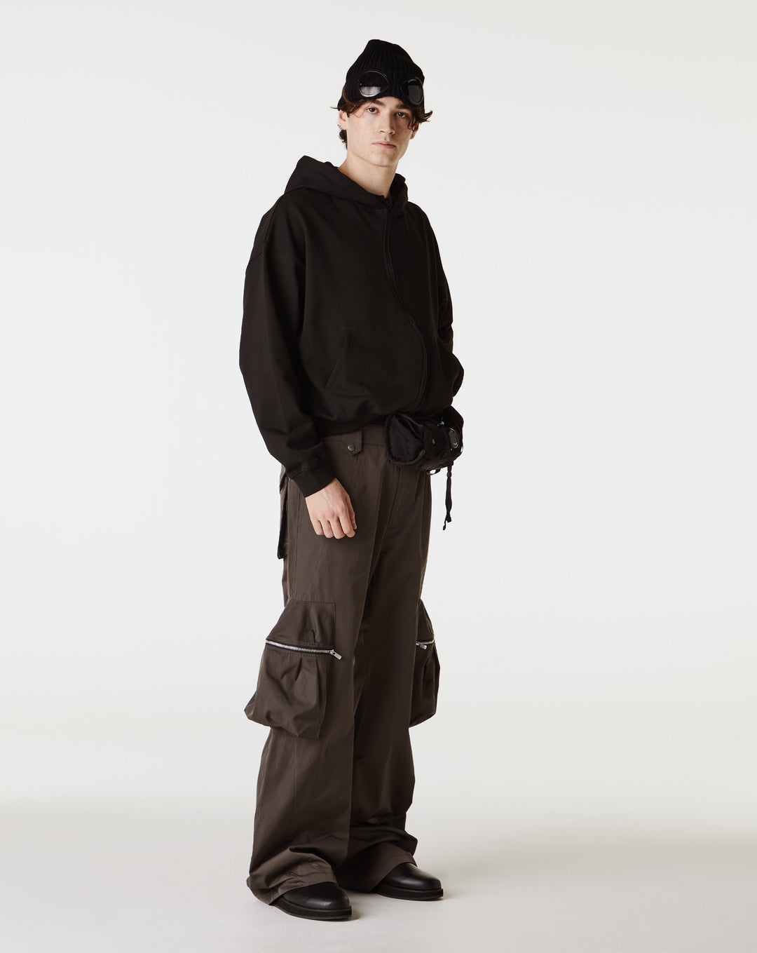 FFFPOSTALSERVICE - Curved Zip-Up Hoodie - Black – Xhibition