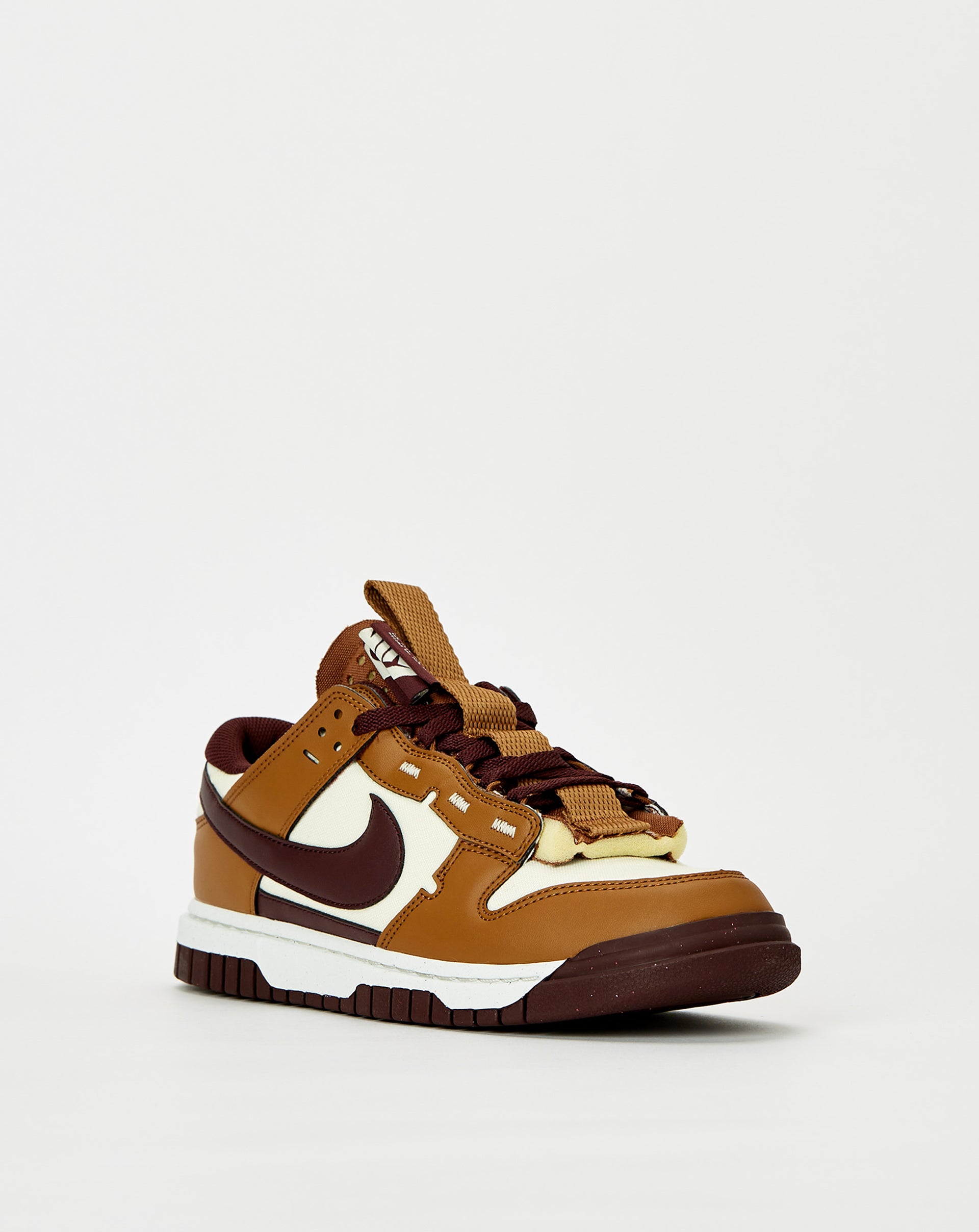 Nike — Innovation and Style for Athletes and Streetwear – Xhibition