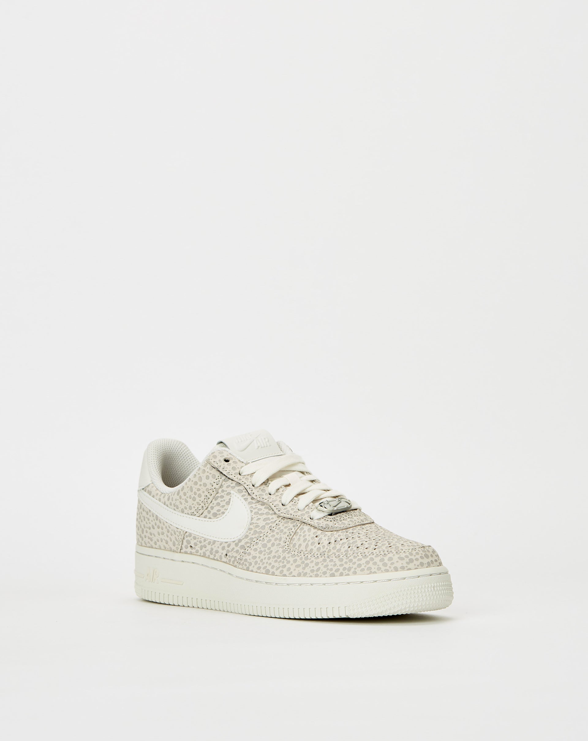 Nike — Innovation and Style for Athletes and Streetwear – Xhibition