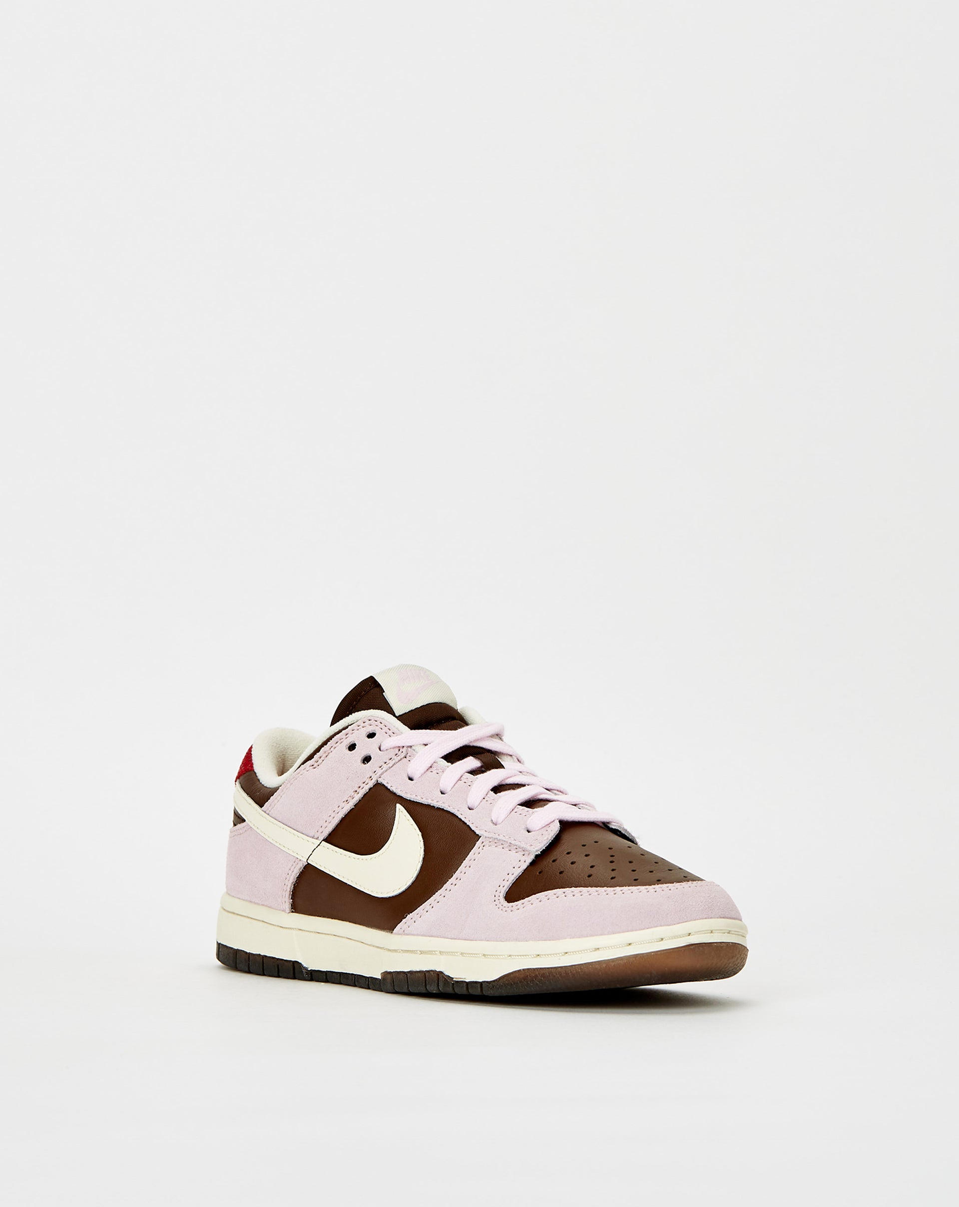 Nike — Innovation and Style for Athletes and Streetwear – Xhibition