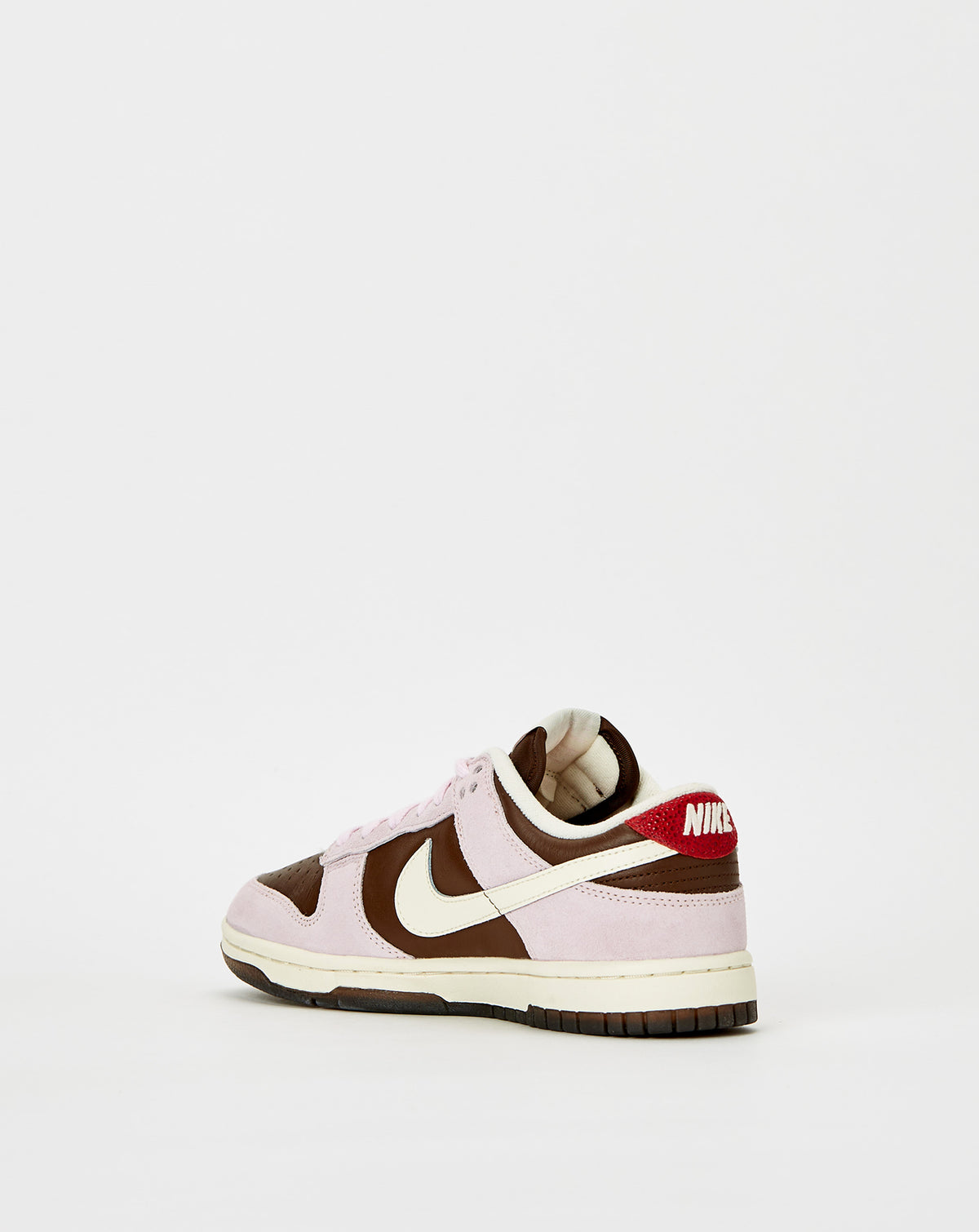 Nike — Innovation and Style for Athletes and Streetwear – Xhibition