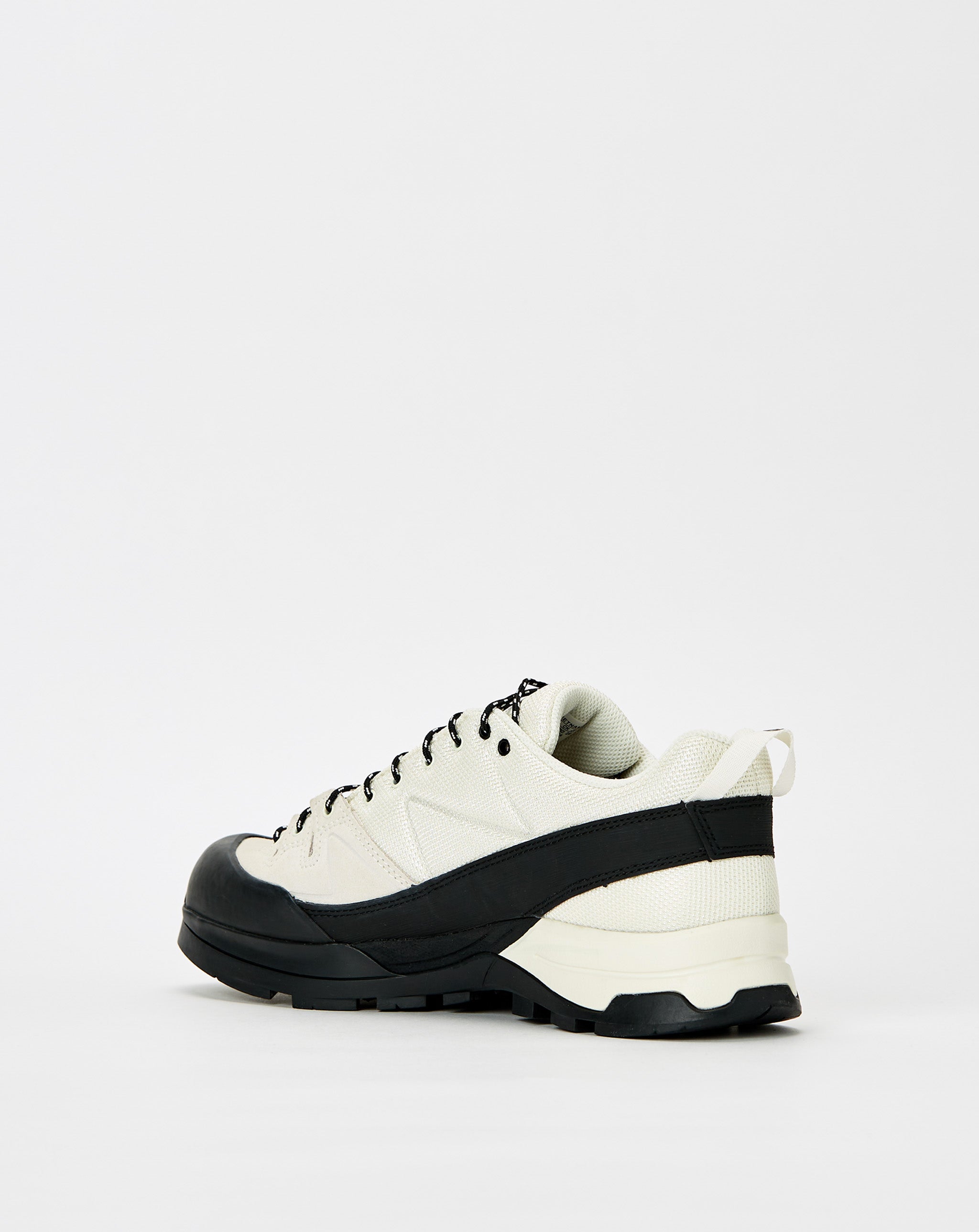 Salomon — Performance Footwear and Gear – Xhibition